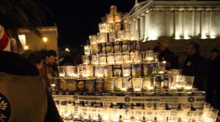 ΧΡΙΣΤΟΥΓΕΝΝΙΑΤΙΚΟ ΔΕΝΤΡΟ ΑΠΟ…ΓΑΛΑ ΣΤΗ ΘΕΣΣΑΛΟΝΙΚΗ!
