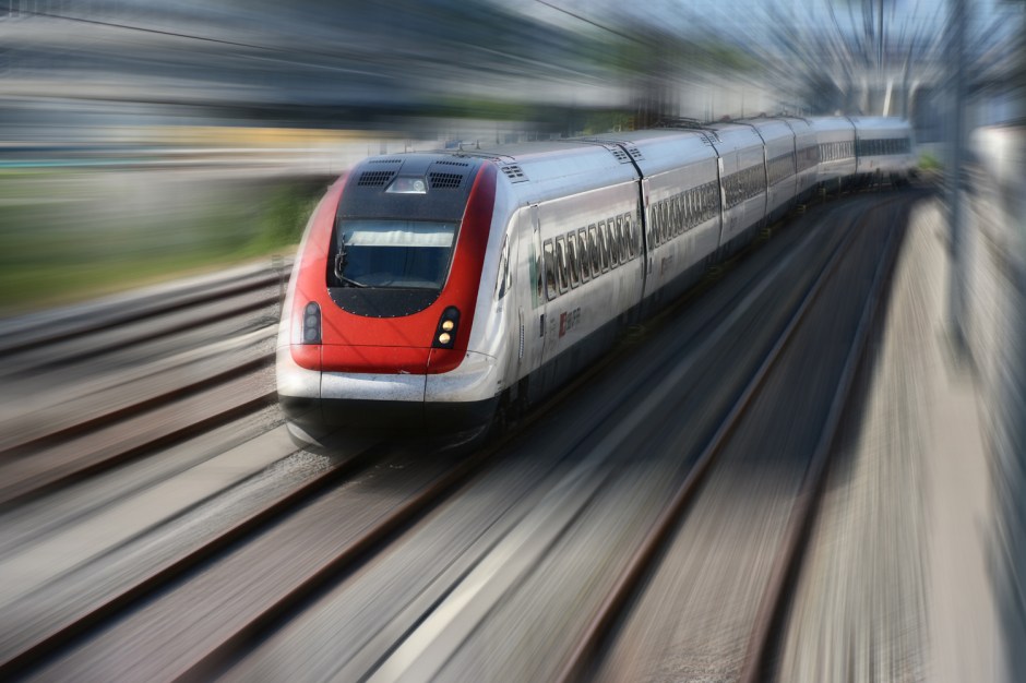 ΣΕ ΤΡΕΙΣ ΩΡΕΣ ΚΑΙ ΕΝΑ ΤΕΤΑΡΤΟ Η ΔΙΑΔΡΟΜΗ ΑΘΗΝΑ-ΘΕΣΣΑΛΟΝΙΚΗ