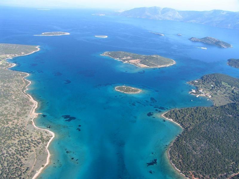 ΣΤΟ ΣΤΟΧΑΣΤΡΟ ΒΑΘΥΠΛΟΥΤΩΝ ΤΟ ΝΗΣΙ ΧΩΡΑ ΕΝΑΝΤΙ 35 ΕΚΑΤ. ΕΥΡΩ